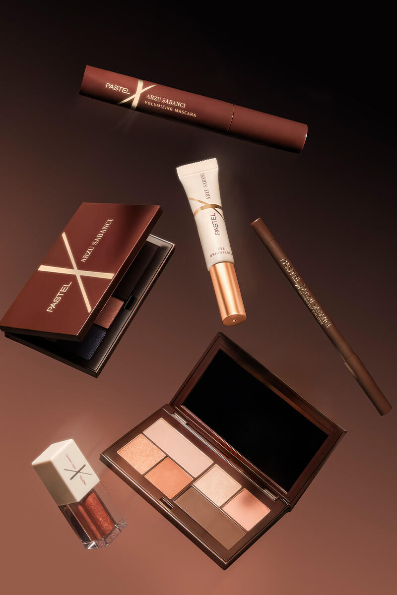 Pastel x Arzu Sabancı Glow Liquid Eyeshadow 300